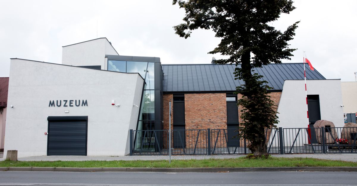 Zamknięte Regionalne Centrum Edukacji o Pamięci - TARNÓW - Polski ...